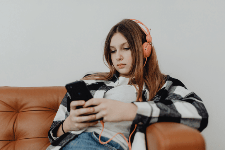 Digital Detox for Teens: A Path to Healthier Habits